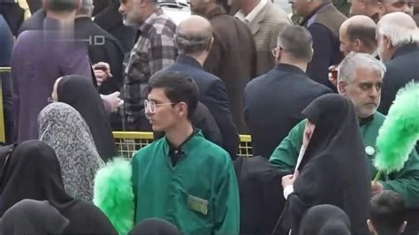 伊朗大不里士民众集会哀悼总统莱希，有人表示仍不相信是真的凤凰网视频凤凰网