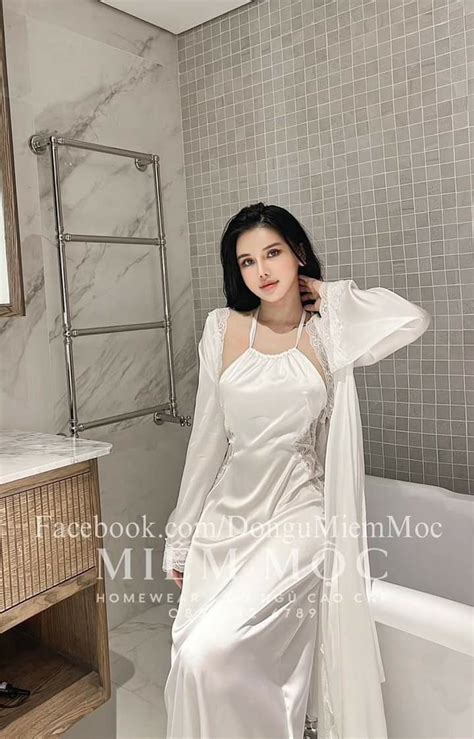 Ghim của jennie kim trên Dresses Đồ ngủ Váy ngủ Thời trang