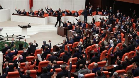 Milletvekili adayları Kadınlar yalnızca seçmen olarak görülüyor BBC News Türkçe