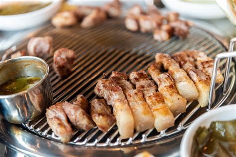 “신입사원들 회식 때 고기 안 굽더라… 이게 Mz” [넷만세] 서울신문