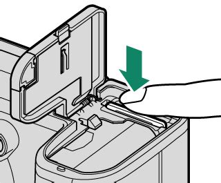 Inserting The Battery And A Memory Card