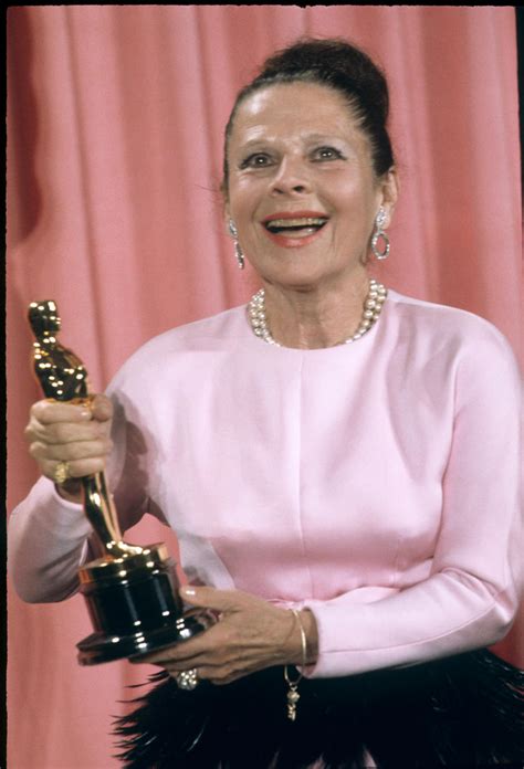 41 Actors Who Won Oscars For Less Than 30 Minutes Of Screentime
