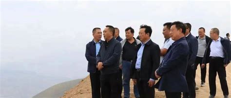 王新强调研国家储备林项目和“一线三堡”乡村旅游等工作建设道路王新强