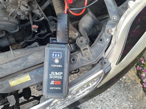 How To Use A Jump Starter More Useful Info Girls Who Drive