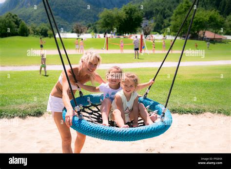 Blondine Im Bikini Fotos Und Bildmaterial In Hoher Auflösung Alamy