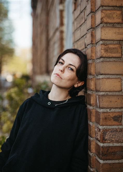 Maggie Millner « Je Me Suis Retrouvée à Parler En Rimes