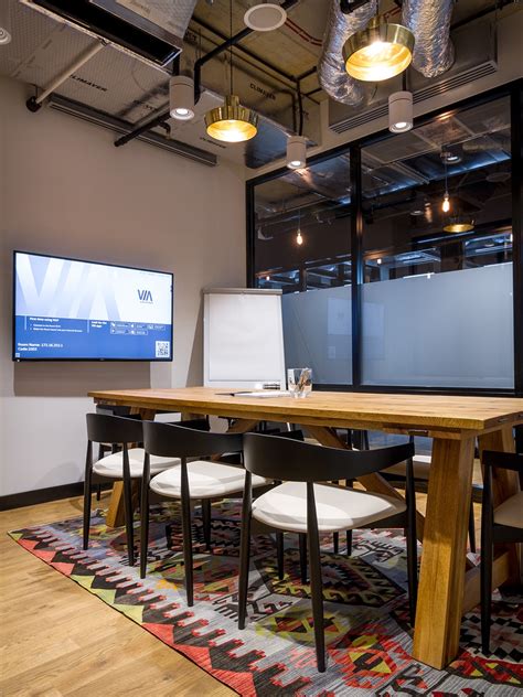 A Tour Of Mindspaces Hip Warsaw Coworking Space Officelovin
