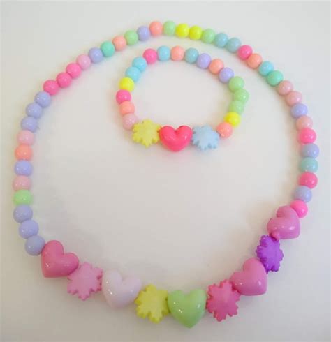 Colar Pulseira de Miçangas Coloridas Infantil de Coração Elo7