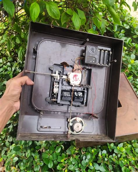 2 Bahan Jam Transistor Jadul Lawas Antik Vintage Antik Lainnya Di