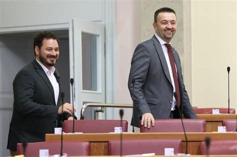 Propao I Drugi Poku Aj Smjene Grli Radmana Pavli Ek Nije U Stanju Voditi Ni Mjesnu Zajednicu