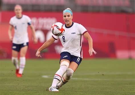 Uswnts Julie Ertz Makes Stunning Return To Pre World Cup Roster After