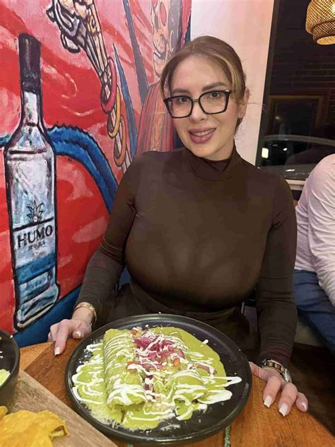 Chimo Curves Age Height Net Worth Boyfriend Bio Facts Wiki