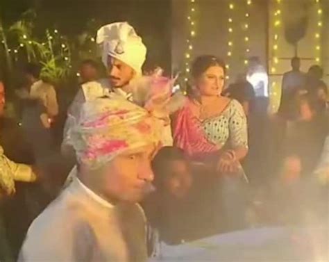 Axar Patel Wedding Viral Video Dulha Axar Patel Arrives At His