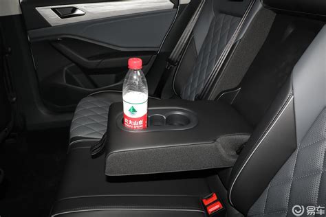 【速腾280tsi 双离合超越版后排杯架图片 汽车图片大全】 易车