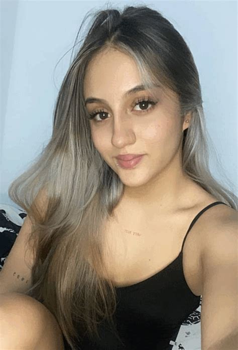 Does My Cute Smile Turn You On Rsmileygirls