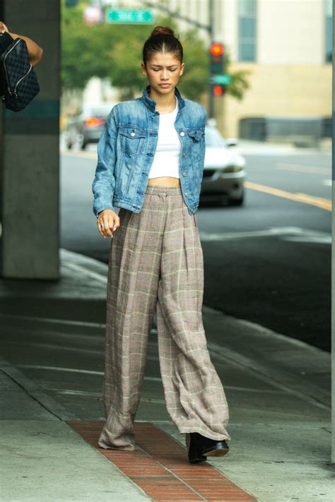 Fashion By Zendaya Photo Zendaya Fashion Casual Zendaya Restaurant