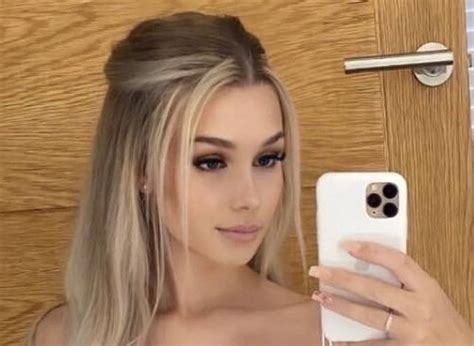 Girls In Lingerie Pics