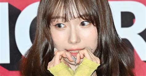 케플러 서영은깜찍한 깨물하트 사진