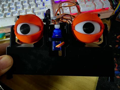 【花雕学编程】arduino动手做（242） 使用 arduino 构建 3d 打印的六舵机仿生眼机器人 makelog 造物记