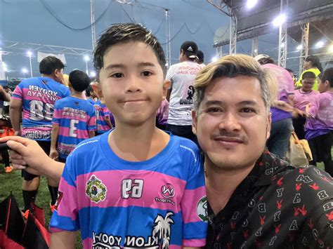 Manrit Inta เช้ายันค่ำเลยพ่อกับลูก Facebook