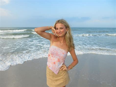 Feature On Senior Maggie Walloch The Arrowhead