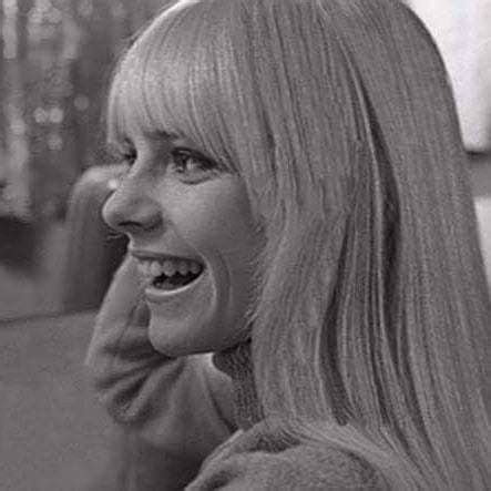 Pin de Alevtina Bodrova en Франс Галль..... France Gall..... en 2024 ...