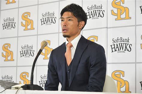 鷹・又吉克樹は年俸15億円で更改 Fa移籍1年目は怪我で途中離脱「悔しいですね」 Full Count