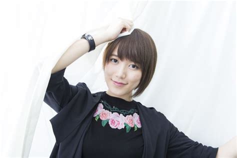 Kaoru Mitsumune 光宗薫 モデル Japanese Model Line Sticker Creator Flower Girl