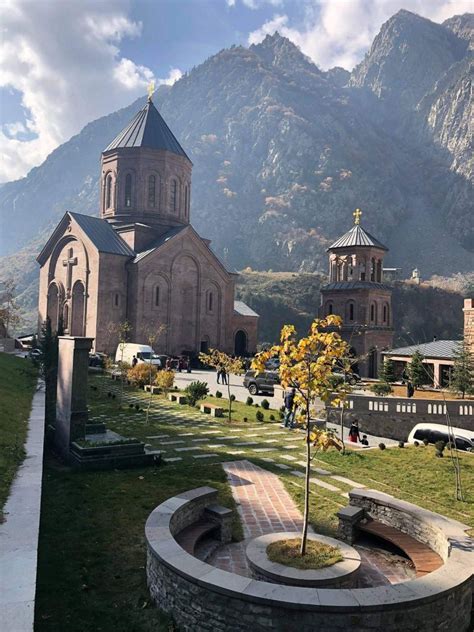 ერთდღიანი ულამაზესი ტური ყაზბეგში თანხაში შედის გერგეთზე ასვლაც