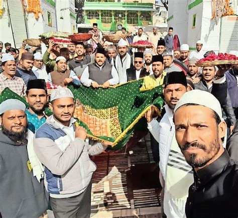 Ajmer Offering Sheet At The Dargah Of Khwaja Garib Nawaz अजमेर ख्वाजा
