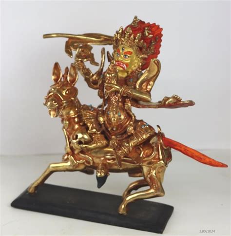 Verguld En Juweled Beeld Penden Lhamo In Haar Meest Wraakzuchtige Vorm