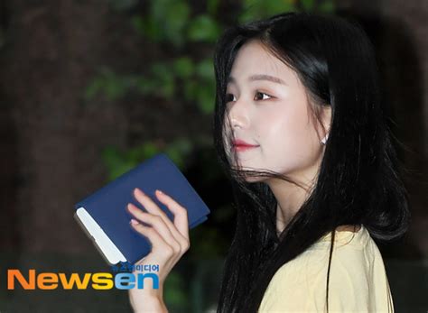 장원영 클로즈업도 굴욕없는 미모 포토엔hd 손에 잡히는 뉴스 눈에 보이는 뉴스 뉴스엔