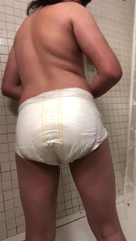 messing my diaper video 8