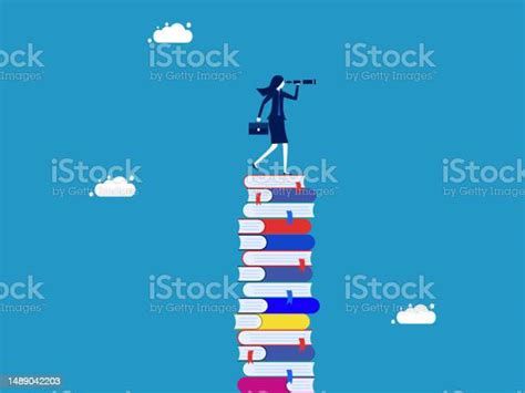 경력 발전 기회를 위한 교육 선견지명이 있는 사업가를 위한 지혜 망원경을 통해 보고 있는 높은 책 더미에 있는 사업가 검색에 대한 스톡 벡터 아트 및 기타 이미지 Istock