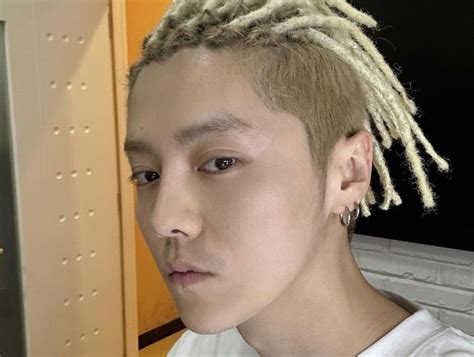 brun on Twitter FAMOSOS Cantor chinês Luhan assume alma negra se