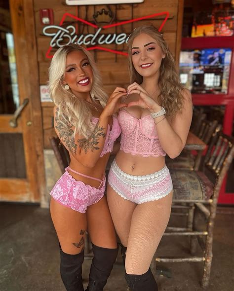 Sexy Restaurant Girls Tightendssportsbar Facebook