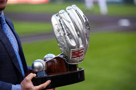 2023 Platinum Glove Fernando Tatís Jr Andrés Giménez Awarded For