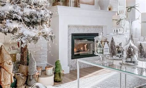 17 Festive Christmas Wall Decor Ideas To Add Holiday Sparkle To Your