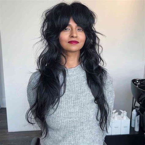 40 Trendy Ways To Get Bottleneck Bangs Right Now