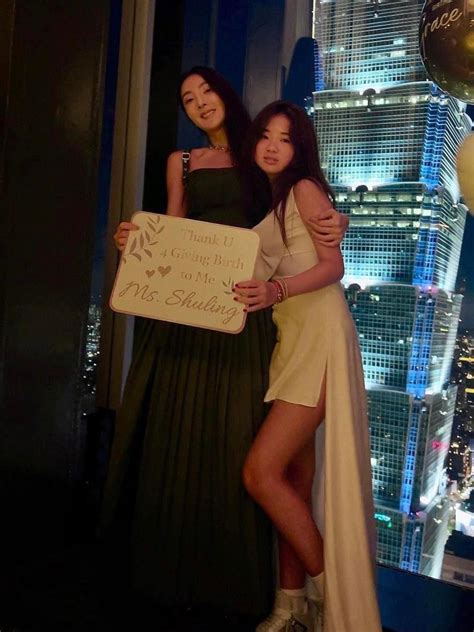 Grace 生日快乐🎂 曹格女儿grace裸后背性感庆祝 13 Kedah My Hometown 我来自吉打