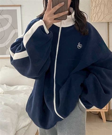 Java（ジャバ）の「《javaジャバコラボ》大人スポーティロゴ刺繍 フリーストオーバーサイズラックジャケット（スウェット）」 Wear