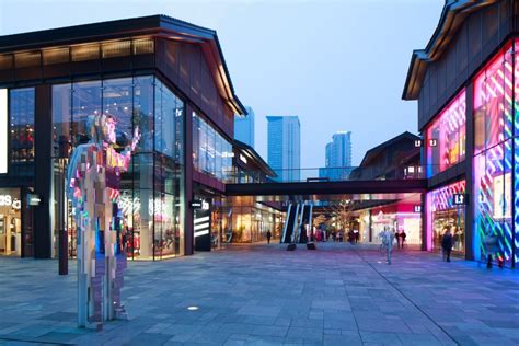 Alison Pickett Corporate Art Sculpture Consultants In Hong Kong