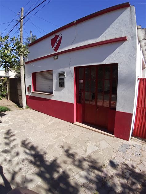 Segunda Feria De Emprendedores Y Artesanos En El Club Avellaneda