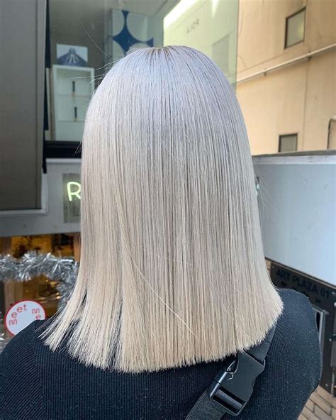 大阪でブロンドヘアーをするなら バレイヤージュなどカラーの仕上がりを掲載する美容室を心斎橋で営業
