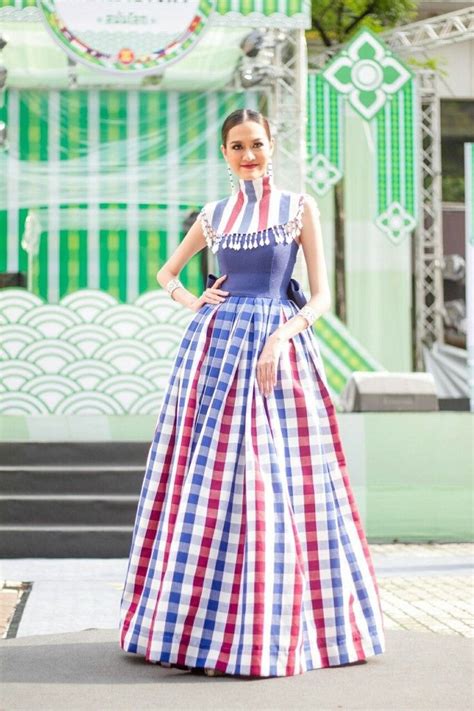 ปักพินโดย Onlyforyou Closet ใน ผ้าขาวม้า เสื้อผ้าผู้หญิง ชุดเดรสสวยๆ ชุดเดรส