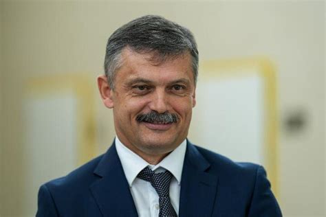 Спортивный дайджест министр спорта ругает «предателей а Домрачева сидит на двух стульях