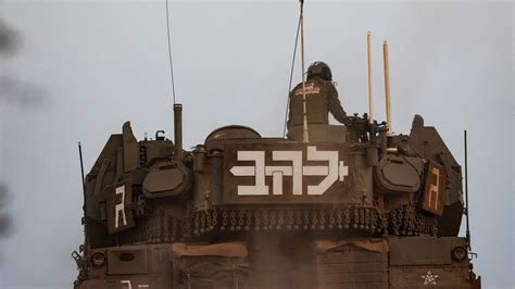 الجيش الإسرائيلي يحشد قواته مقابل قطاع غزة ولبنان