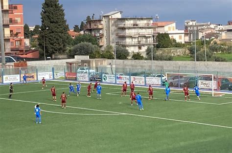 Asd Ragusa Calcio 1949 Prima Sconfitta A Locri Quotidiano Di Ragusa