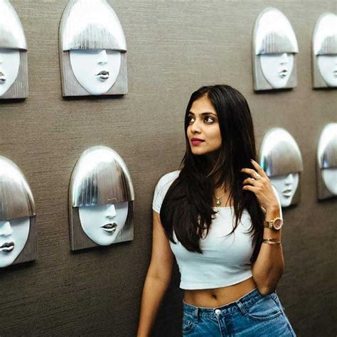 Malavika 😍 Scrolller