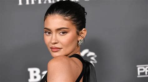 ‘cherry Cola Lip Trend Is The Latest Makeup Obsession Heres How You